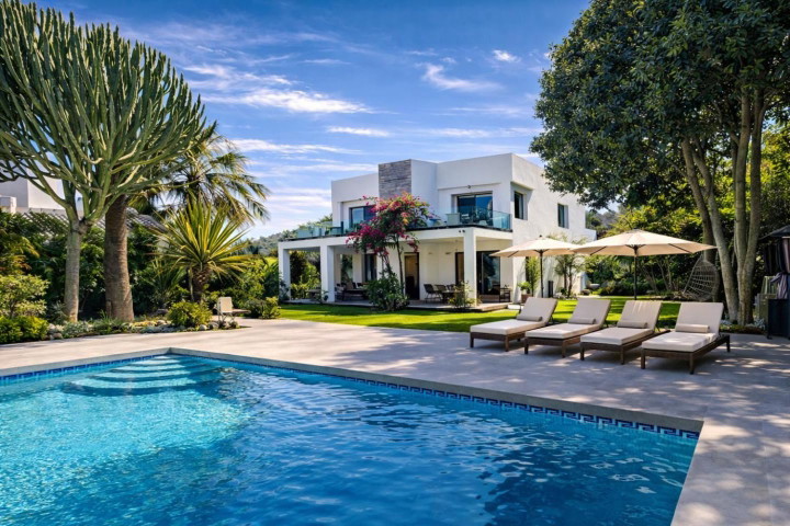 Luxury Golf Front Villa Spa, Jacuzzi & Heated Pool - Marbella