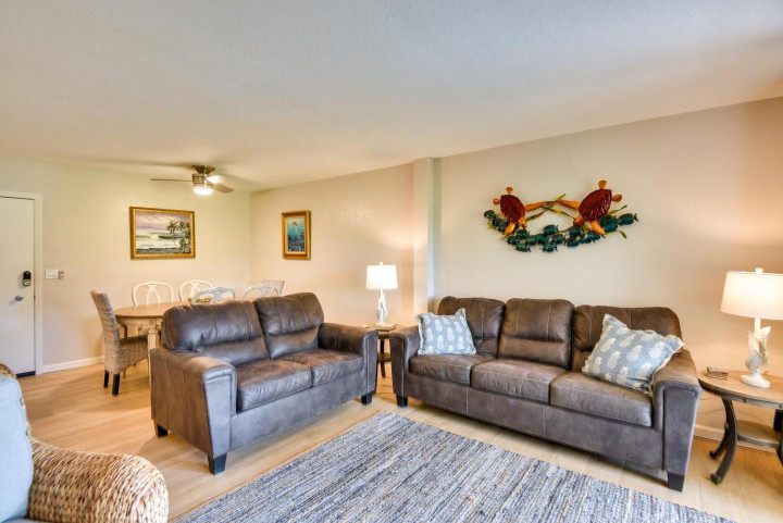 New Smyrna Beach Condo: Pool Access, Walk To Beach - New Smyrna Beach, FL