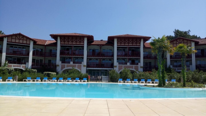 Appartement Dans Résidence De Vacances - Biscarrosse