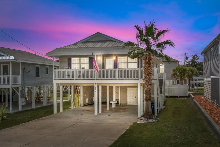 Grove Cove | Beach 2 Min | Dog-friendly | Hot Tub - Sunset Beach, NC