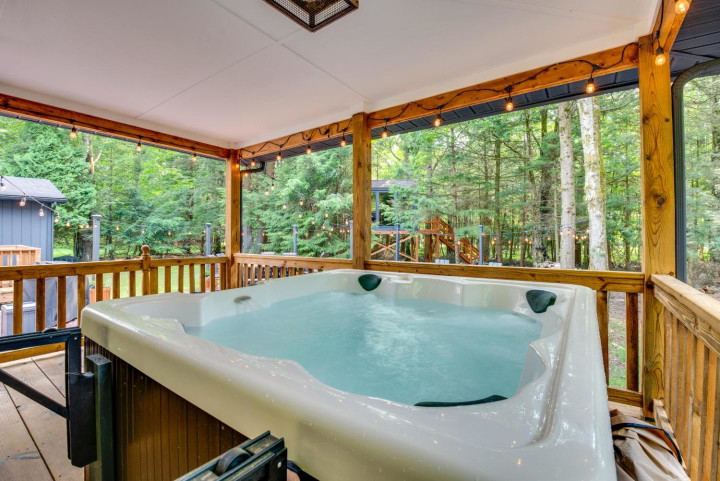 Hot Tub, Beach Access: Albrightsville Retreat! - Albrightsville, PA