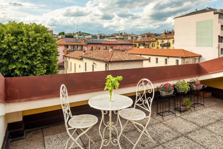 Blue Attic Bergamo - Terrazza & Parcheggio Privato - 貝爾加莫