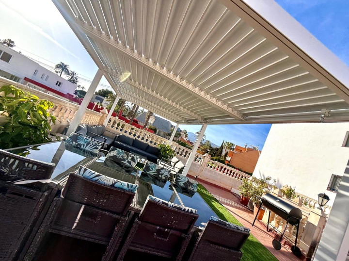 Gran Casa Con Terraza A 3 Min Playa Con Wifi - Rodeada De Servicios - Almería