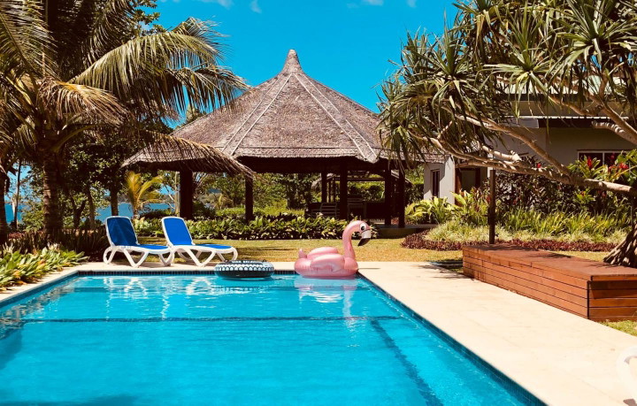 Seahorse Lodge - Port Vila's Wow Factor! Huge 5 Bedroom, 3 Bath Seaside Paradise - Vanuatu