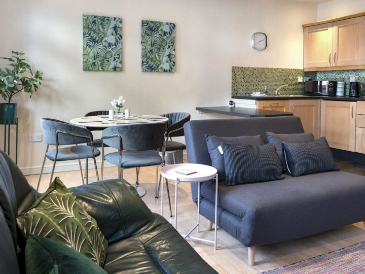 Stunning 2br Apt With Balcony Next To Queens Uni - Pass The Keys - Northern Ireland