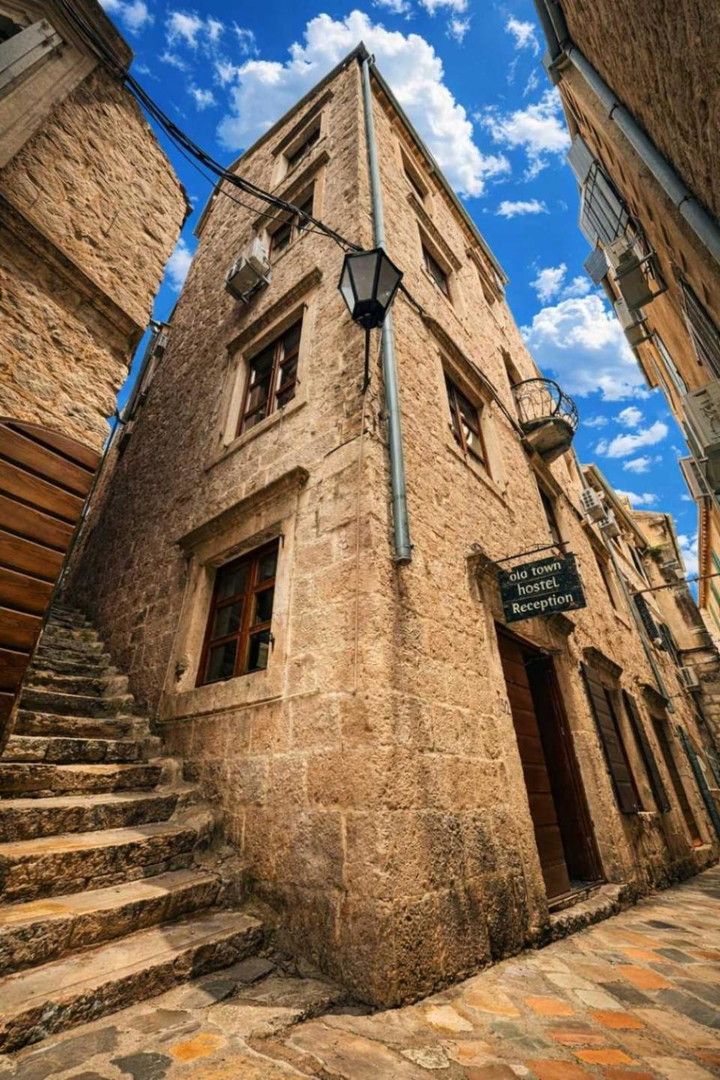 Old Town Youth Hostel - Montenegro