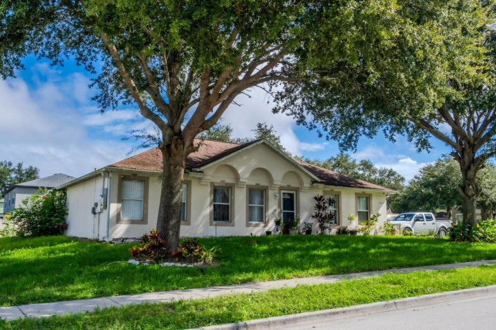 Flint And Kingscrest, Llc - Private Rooms In Shared Home - Kelly Park, Apopka