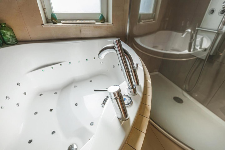 Apartament Z Jacuzzi Parking Balkon 2 Sypialnie - Wrocław