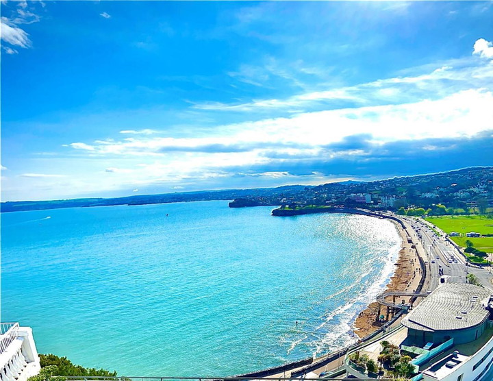 Clifftop Apartment Panoramic Seaview Penthouse Apartment Sleeps 8 - Devon