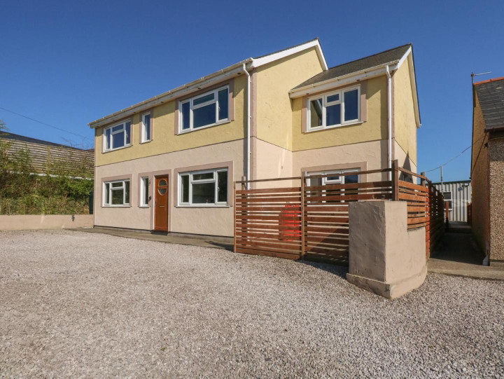 Criw Newydd - North Wales