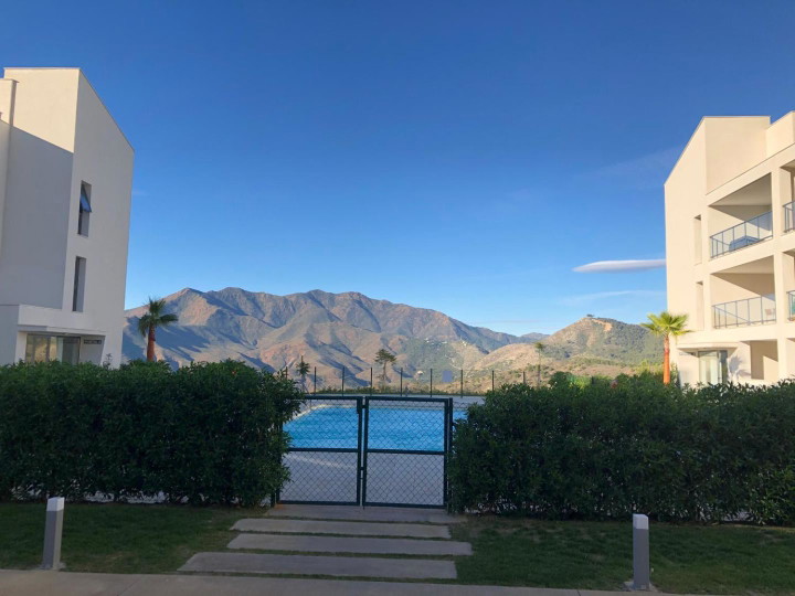 Apartment - Sleeps 4 - Parking - Garden - Pool - Alhaurín el Grande