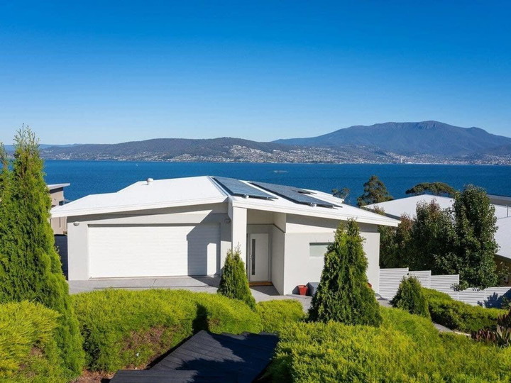 Seaside Chic Villa With Breathtaking Ocean Views - Hobart