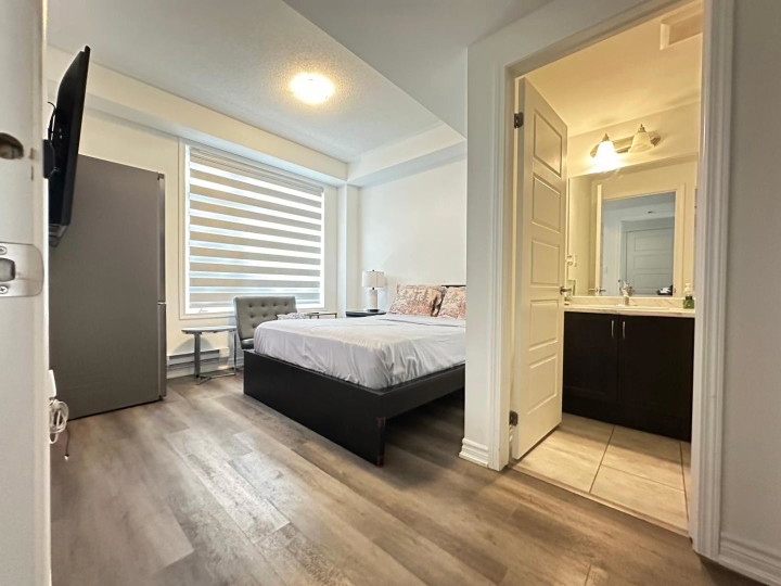 Keppel Circle Residence - Brampton