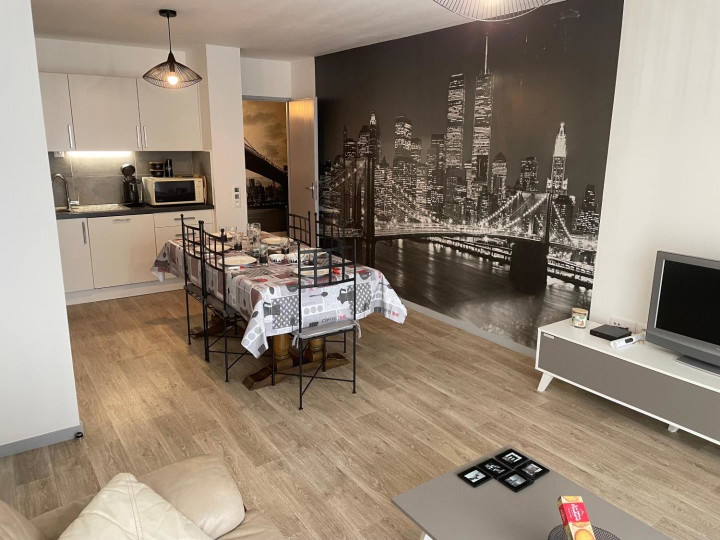 Apt Pmr 2 Chambres Avec Parking, Proche Tram - Angers