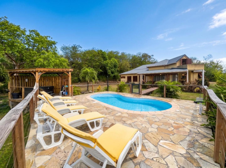 Maison Conviviale à Deshaies Avec Piscine Partagée 120 M² - Deshaies