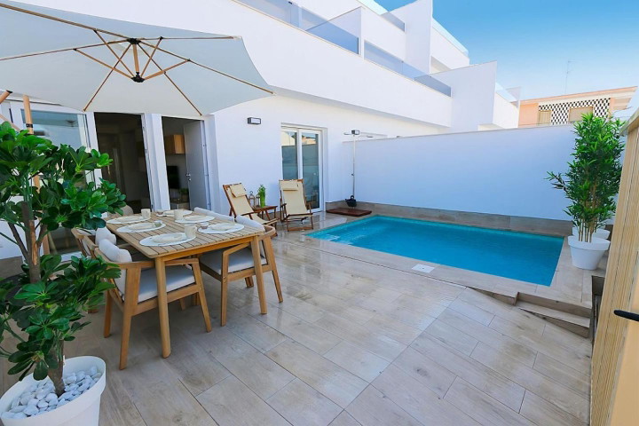 Modern Home With Private Pool & Close To The Beach - San Pedro del Pinatar