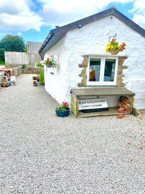 Romantic Log-burner Cornish Cottage Private Garden Dogs Welcome - St Agnes