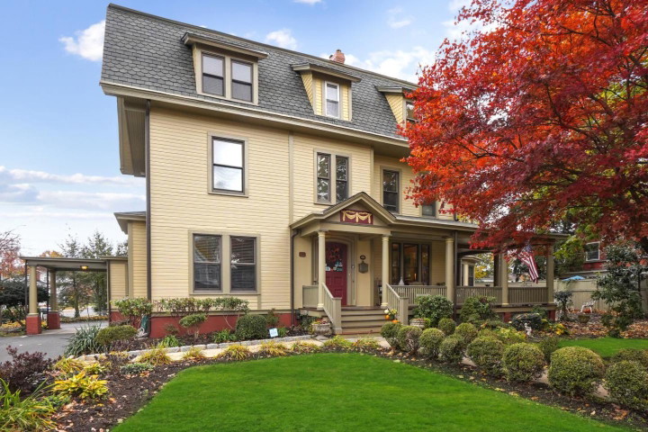 The Debary Inn - Elizabeth, NJ