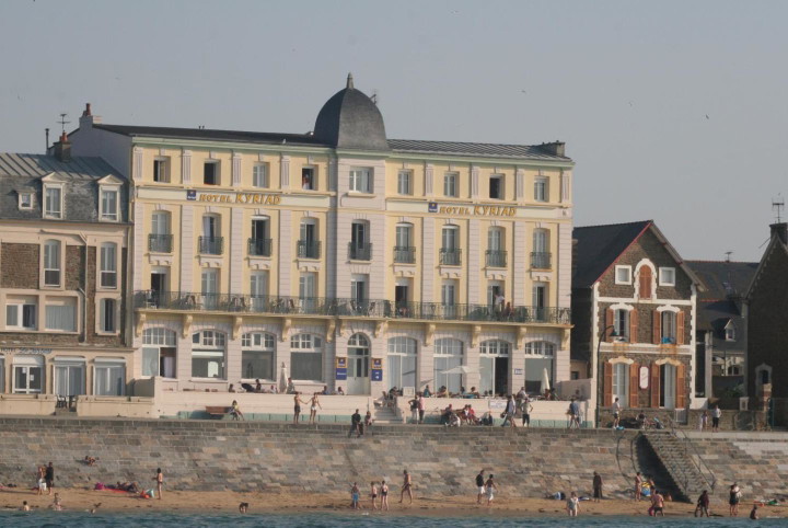 Hotel Kyriad Saint Malo Centre Plage - Saint-Jouan-des-Guérets