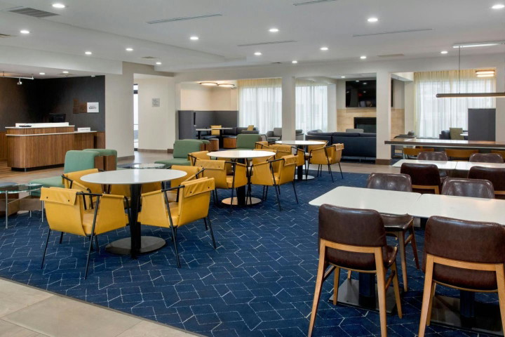 Courtyard By Marriott New Haven Orange - New Haven