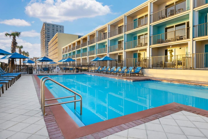 Dolphin Beach Club - Daytona Beach, FL