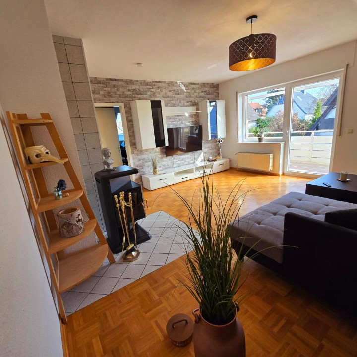 Große Dachgeschosswohnung In Löhne-bad Oeynhausen - Minden