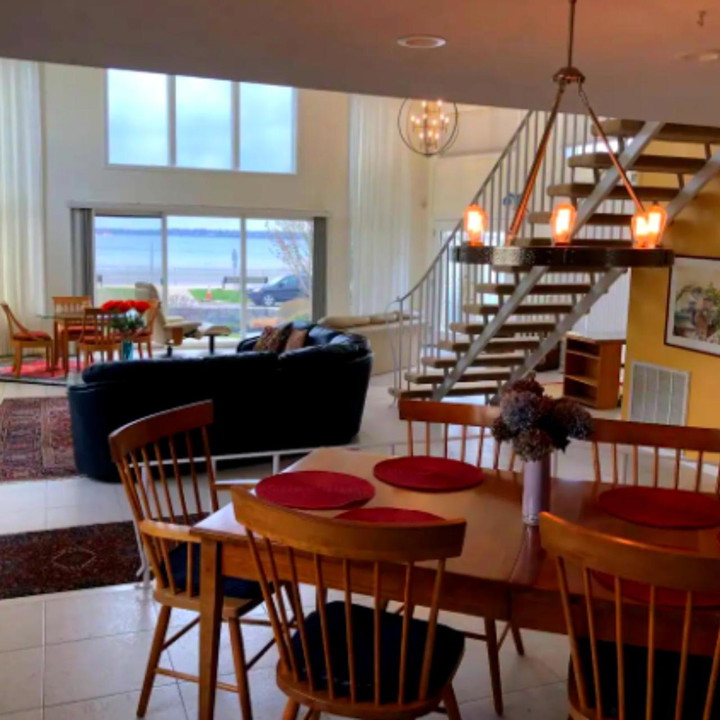 Swampscott Beachfront Vacation Home For Families - Beverly, MA