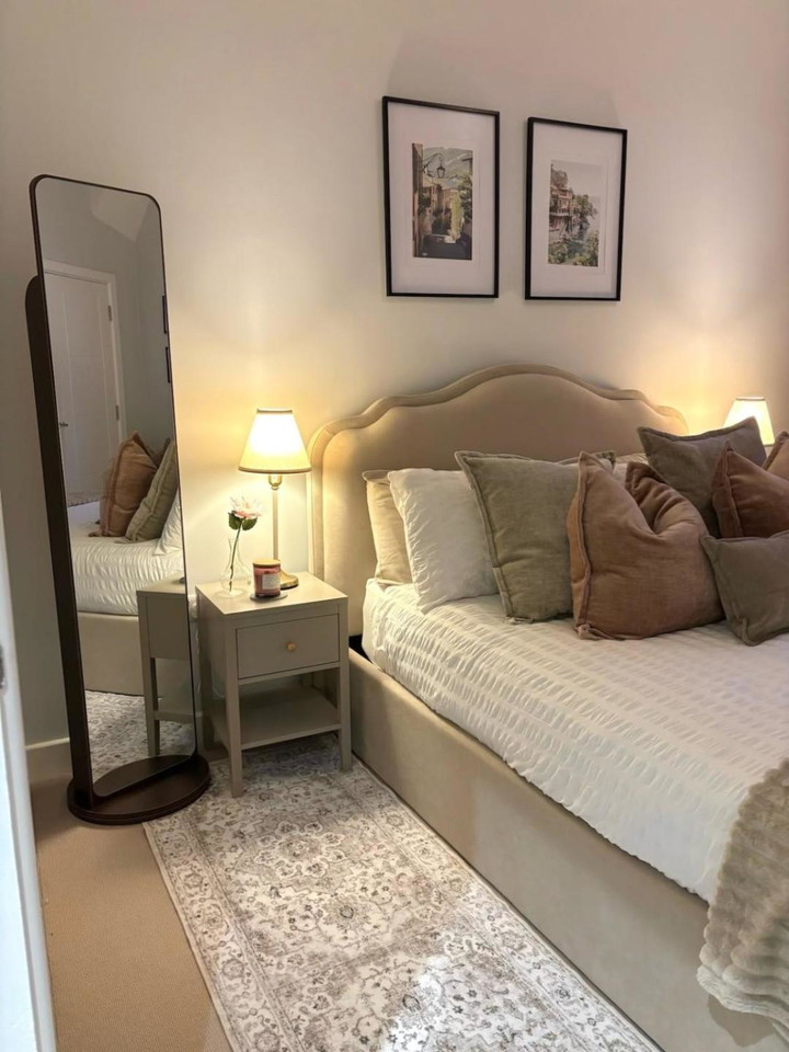 Penthouse Retreat - Southampton City Centre, Sleeps Up To 4 & Free Allocated Parking! - Southampton, UK