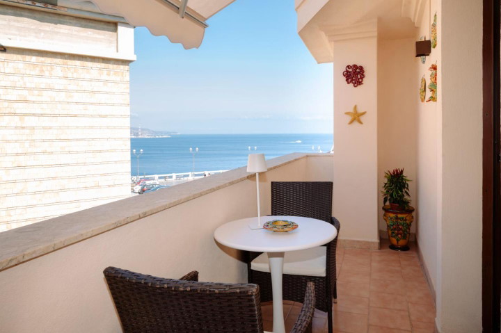 The Square - Luxury Apartment - Bagnara Calabra