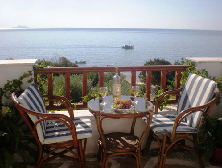 Tiki Rooms - Greece