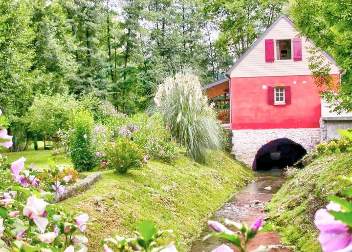 Moulin Vrindavan, Havre De Paix En Pleine Nature à Eysus - Oloron-Sainte-Marie