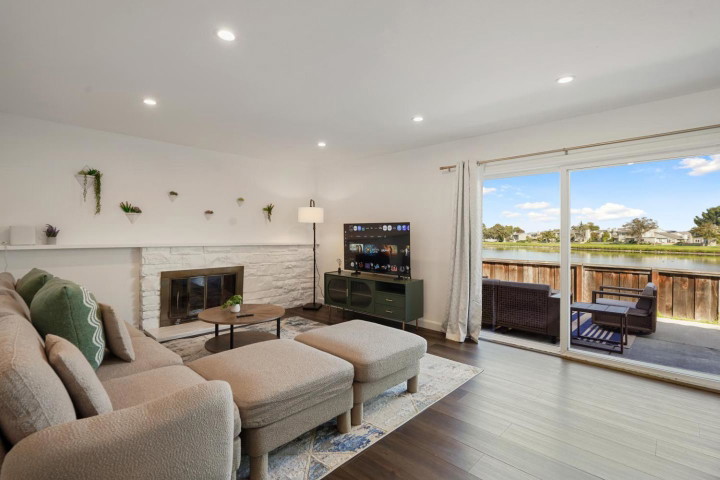 Lakefront 3 Bedroom Retreat With Beautiful Water Views - Foster City, CA