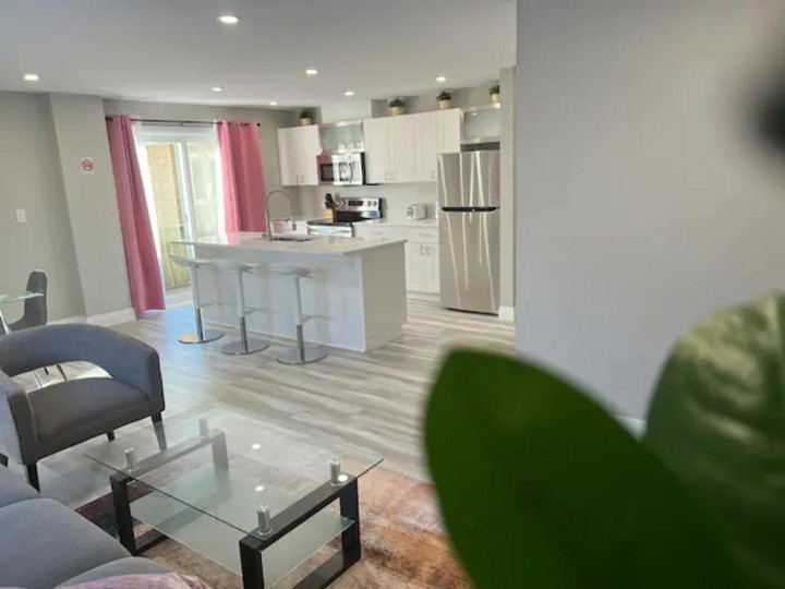 Entire 2 Bedroom Apartment Downtown - U2 - Waterloo, Canadá