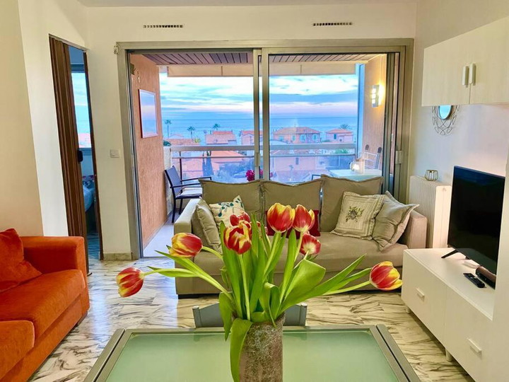 Sea View Apartment - Private Parking, Swimming Pool, Air Conditioning - Cagnes-sur-Mer