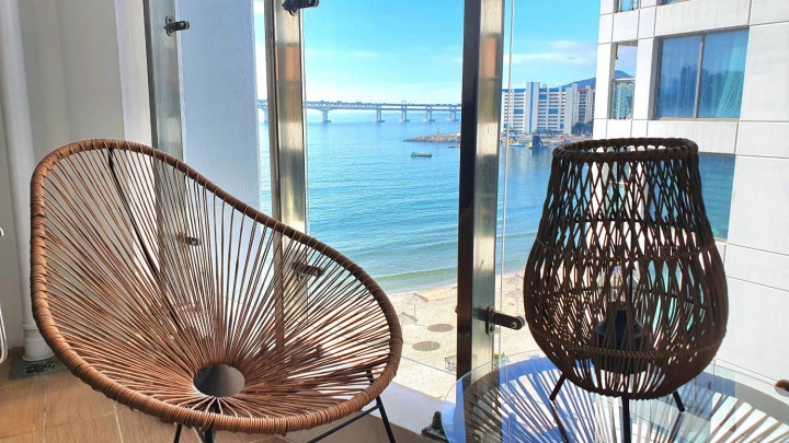 Holiday Apt Gwangan Beach광안리 드론쇼 매주토요일8시10시 바다가 보이는 숙소 - Pusan