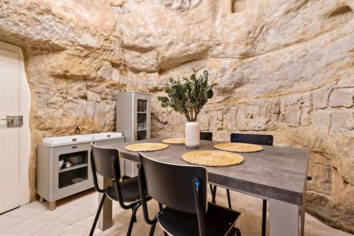 Charming Grund Retreat Near Neumünster Abbey - Luxembourg