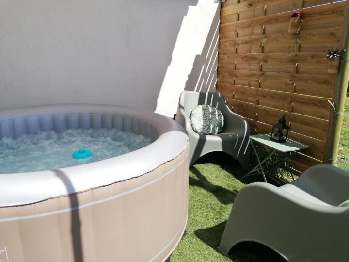 Conteneur Avec Spa Privé Face Aux Vignes - Anduze