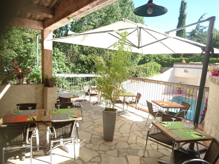 Hotel 3 éToiles Nn "Lou Cigaloun" - Salernes