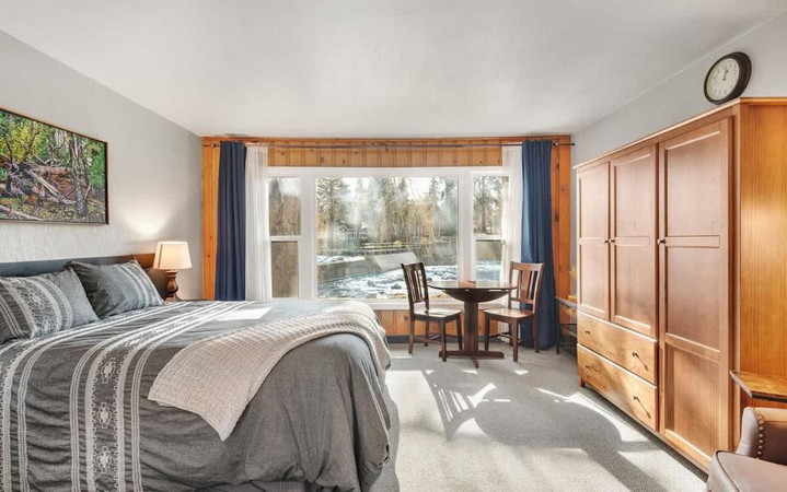 Riverfront Studio With Trail Access - Bend, OR