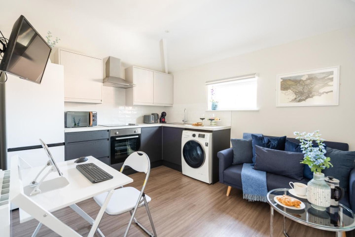 Howard Gardens - 1 Bedroom Apartment In Cardiff City Centre - 배리