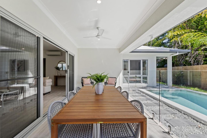 St Crispins Villa 3 With Private Heated Pool - Mossman