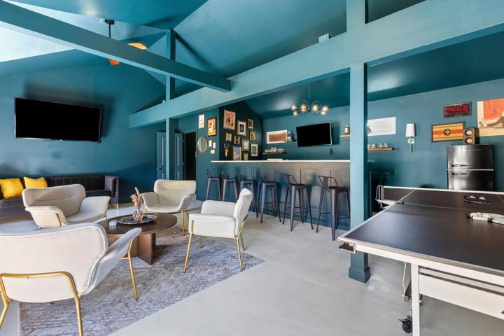 The Luxe Hot Tub Private Bar 12 Min To Horse Park - Lexington, KY