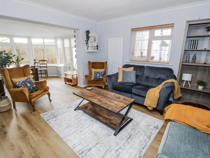 3 Leycester Court - Warwick