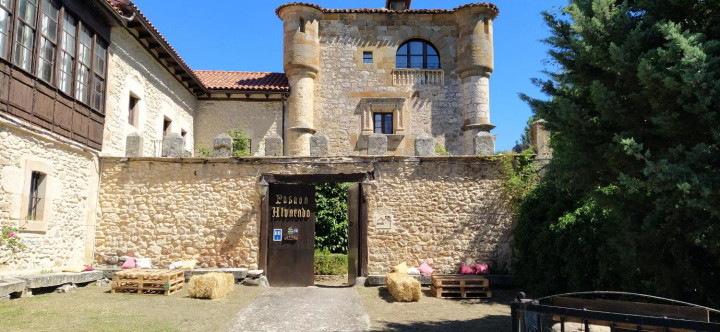 Palacio De Los Alvarado En Las Merindades - Espinosa de los Monteros