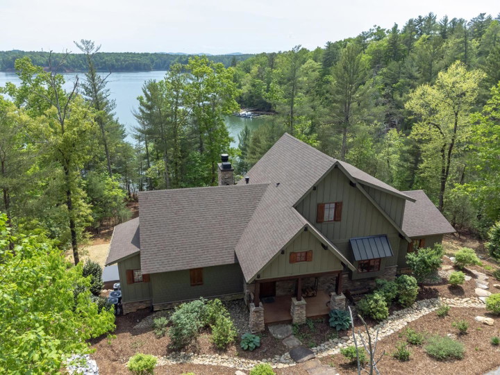 The Waterman Lakefront Luxury With Hot Tub & Private Dock! - Morganton, NC