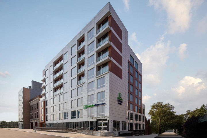 Holiday Inn Express & Suites Woodside Laguardia Airport - Edgewater, NJ