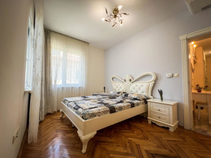 Greek Quarter Stay - Warna