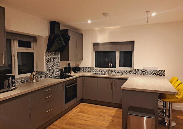 Yew Tree Retreat- Sunset Suite - Highclere