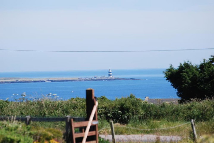 Beautiful One Bed With Stunning Sea View - Leinster