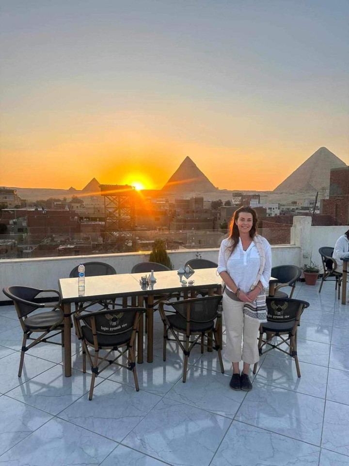 Eagles Pyramids View - Gizeh